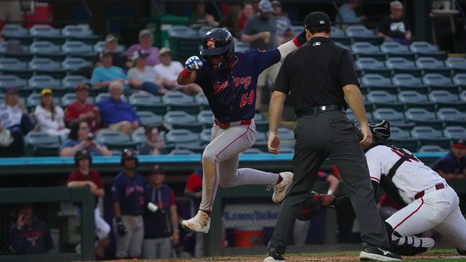 Sea Dogs Hold On to Early Lead in 8-6 Win Over Curve