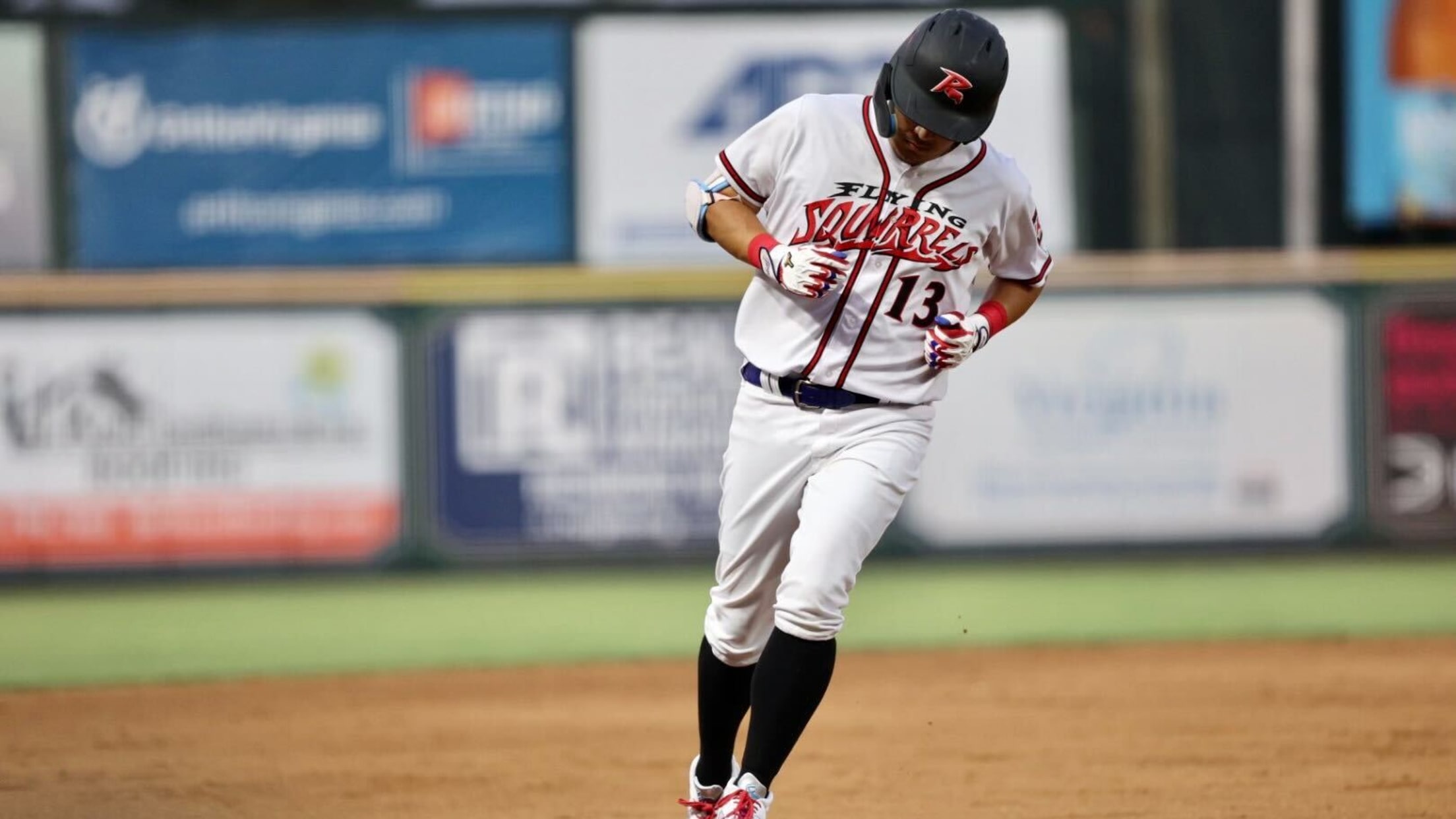 Solid pitching slings Squirrels to 4-2 win over 'Ducks | MiLB.com