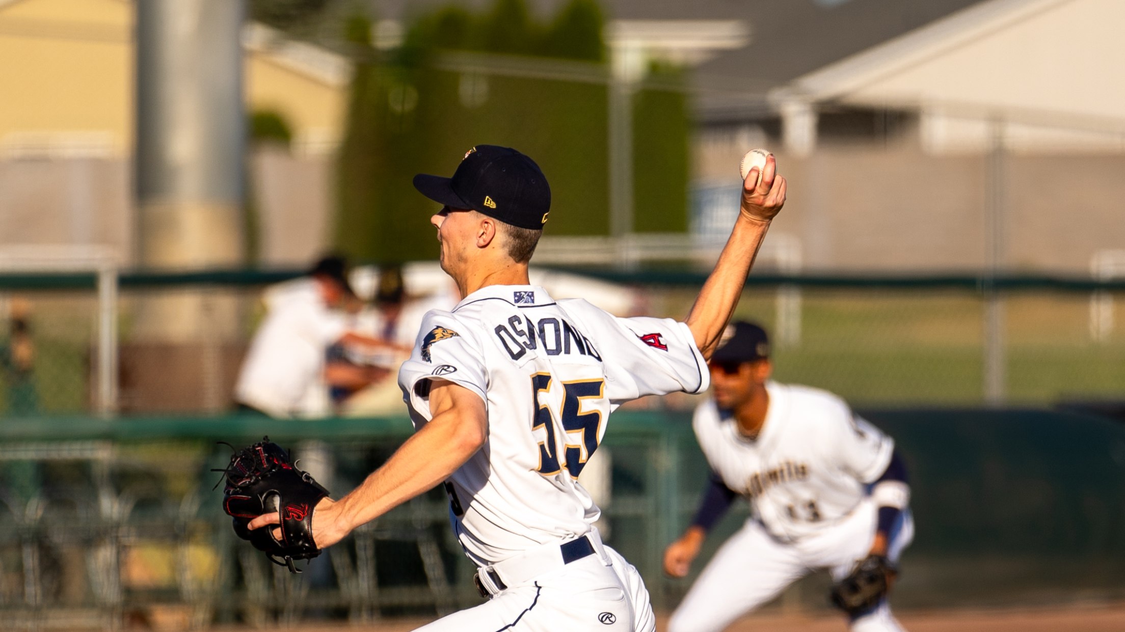 Dust Devils One, Emeralds Nil | MiLB.com