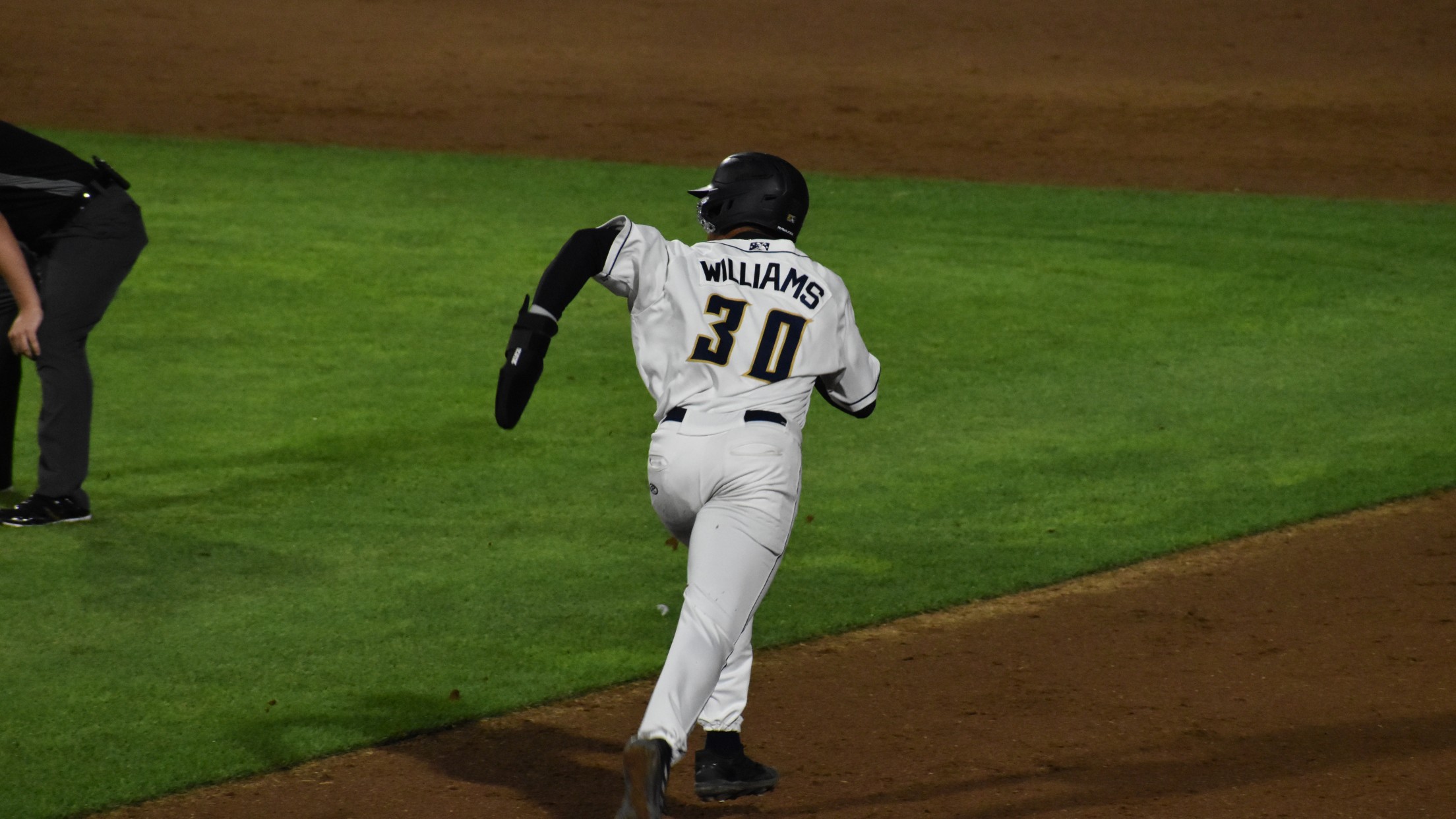 Newcomers Shine In Dust Devils Defeat Of Aquasox