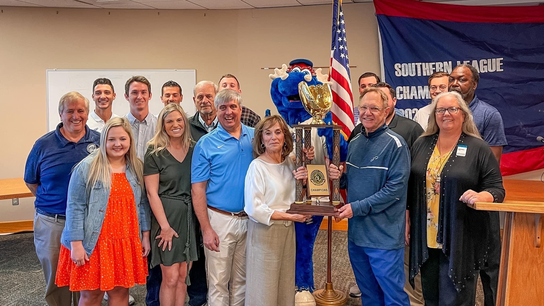 Blue Wahoos Trophy Tour | MiLB.com