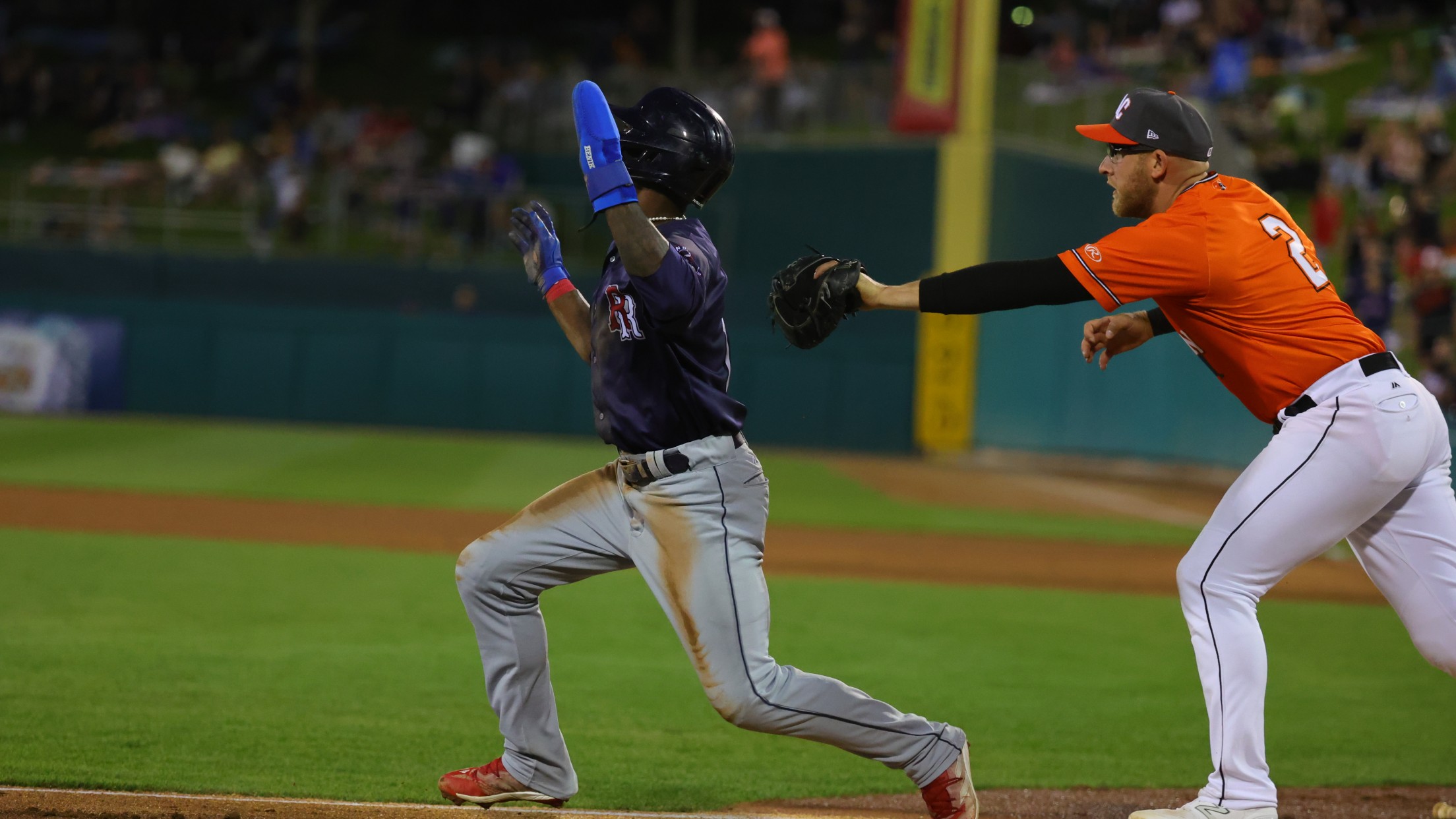 Cats Split Twin Bill, End Six-Game Skid | MiLB.com