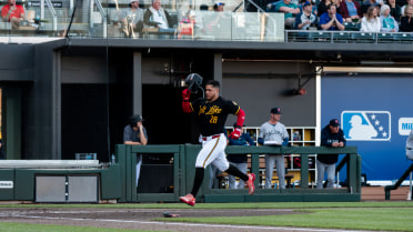 Bees’ Complete Effort Secures Sunday Win in Texas