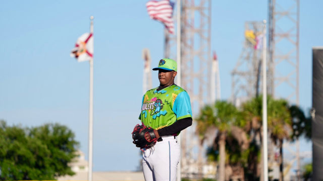Dishmey Dominates, but Lookouts Rally Late to Beat Blue Wahoos