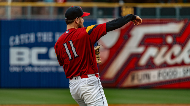 Hens fall in series finale vs. Clippers
