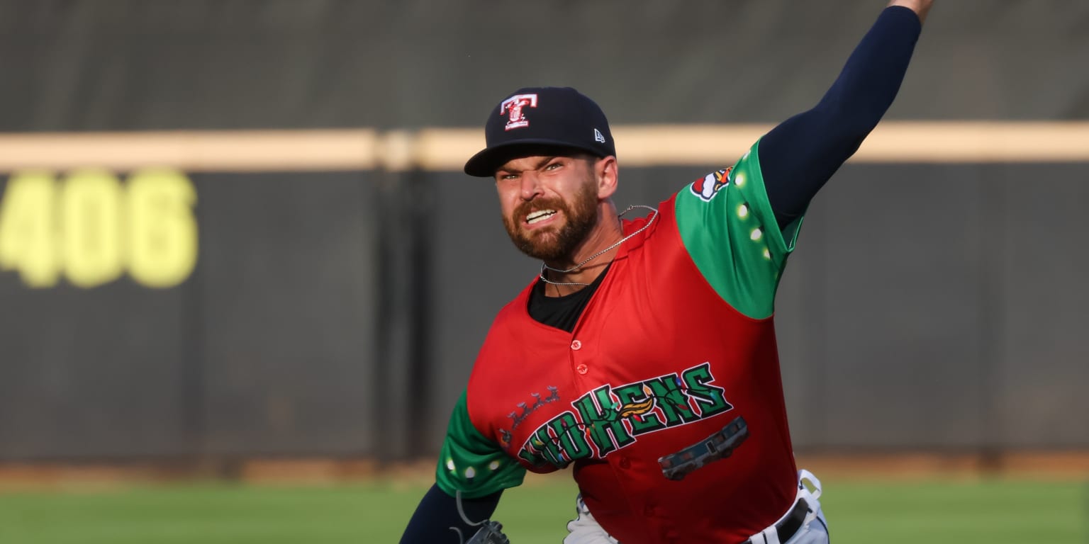 Mud Hens celebrate Christmas in July with sellout crowd | MiLB.com