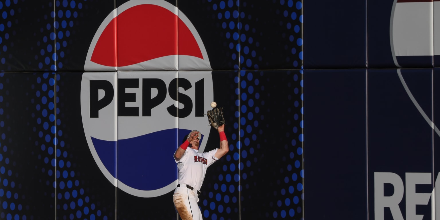 Hens fall to Saints in game five, 6-1