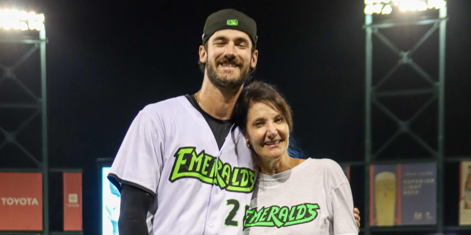 Bryce Eldridge homers twice, extends hit-streak to nine in Emeralds ...