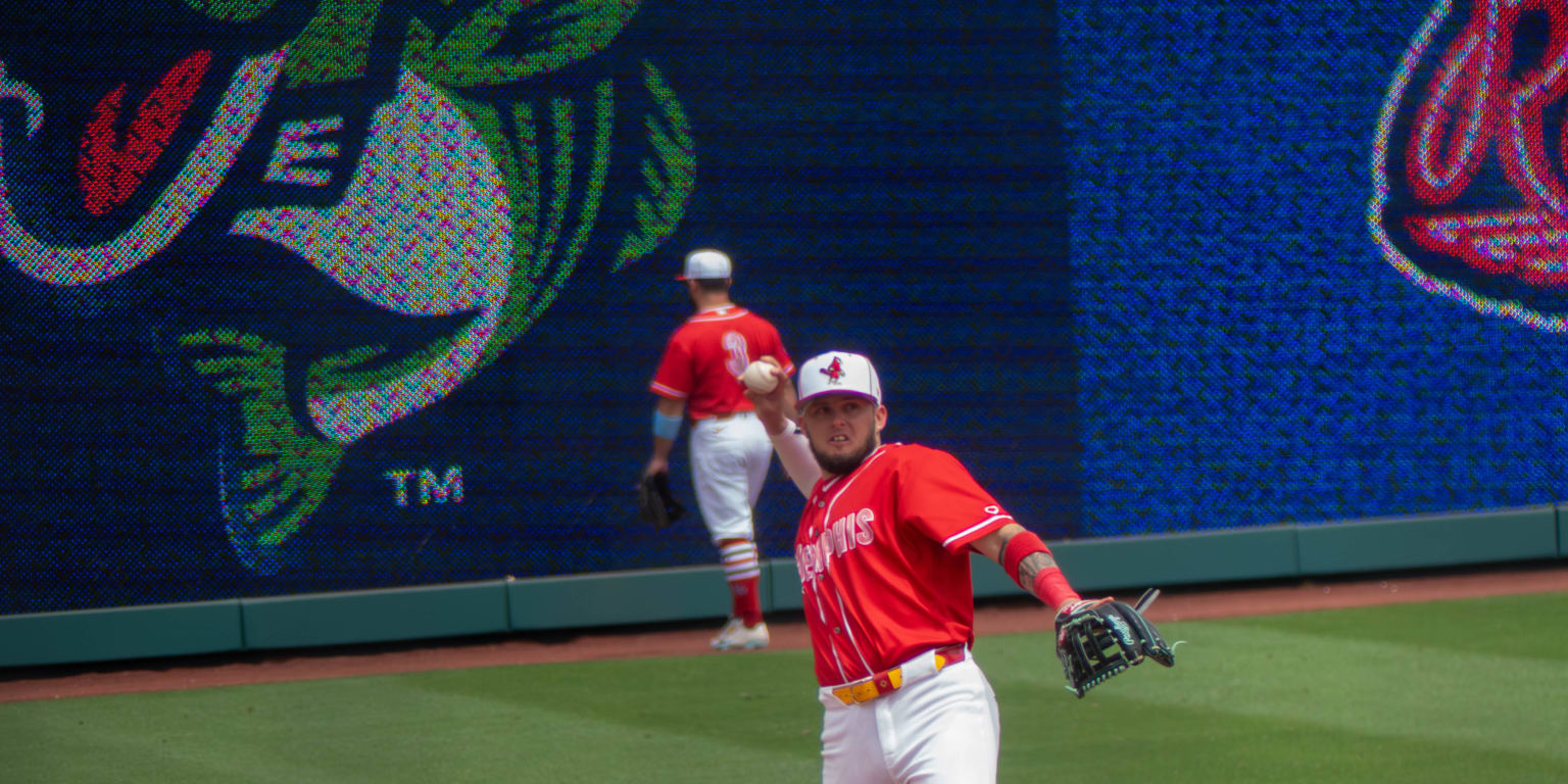 Redbirds move into first-place tie with Nashville