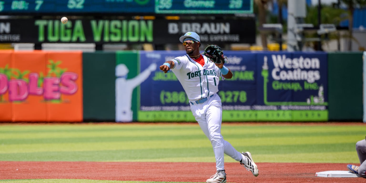 Moon's Big Night Powers Tortugas to 7-6 Win Over Blue Jays