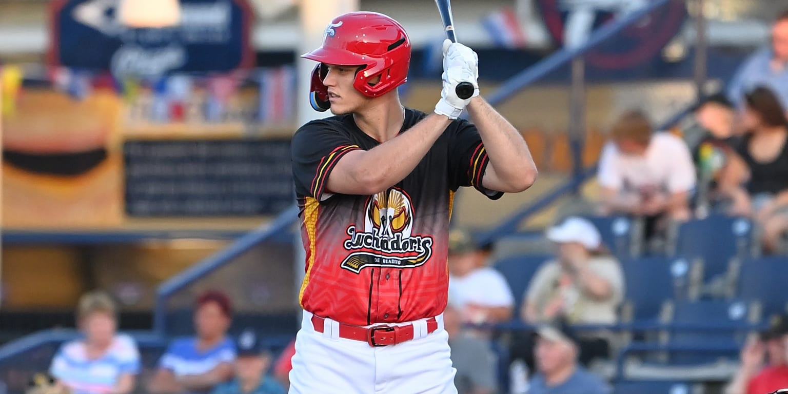Fightins Fall in Extra Innings Pitchers Duel | Fightin Phils