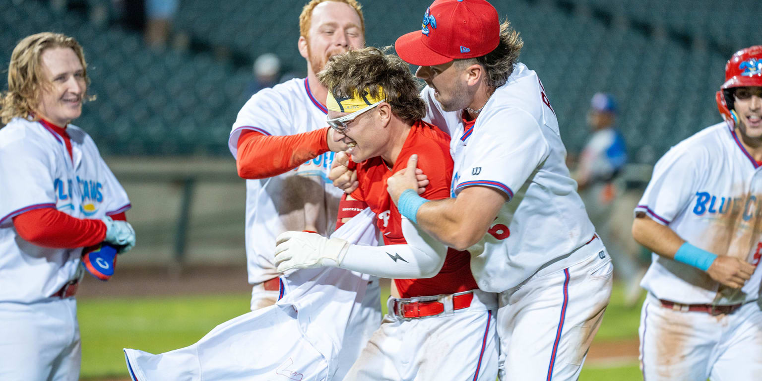 Hettiger's Walk-Off Heroics Lead Claws to 7-4 Win | MiLB.com