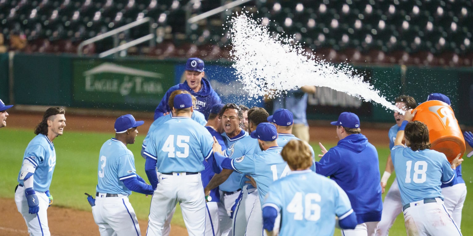 Chasers Keep Season Alive, Take Game 2 in 11 Innings 5-4 | MiLB.com