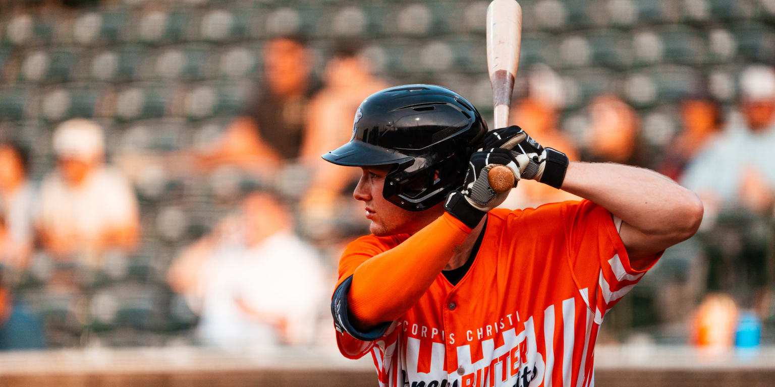 Hooks Play Long Ball in Saturday Night Win | MiLB.com