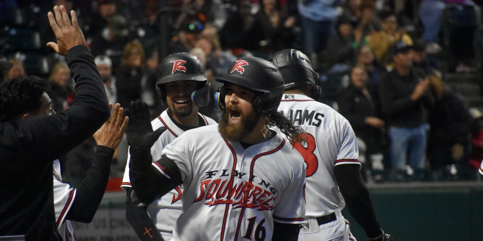 Mahan's moonshot launches Flying Squirrels to 6-2 win over Curve | MiLB.com