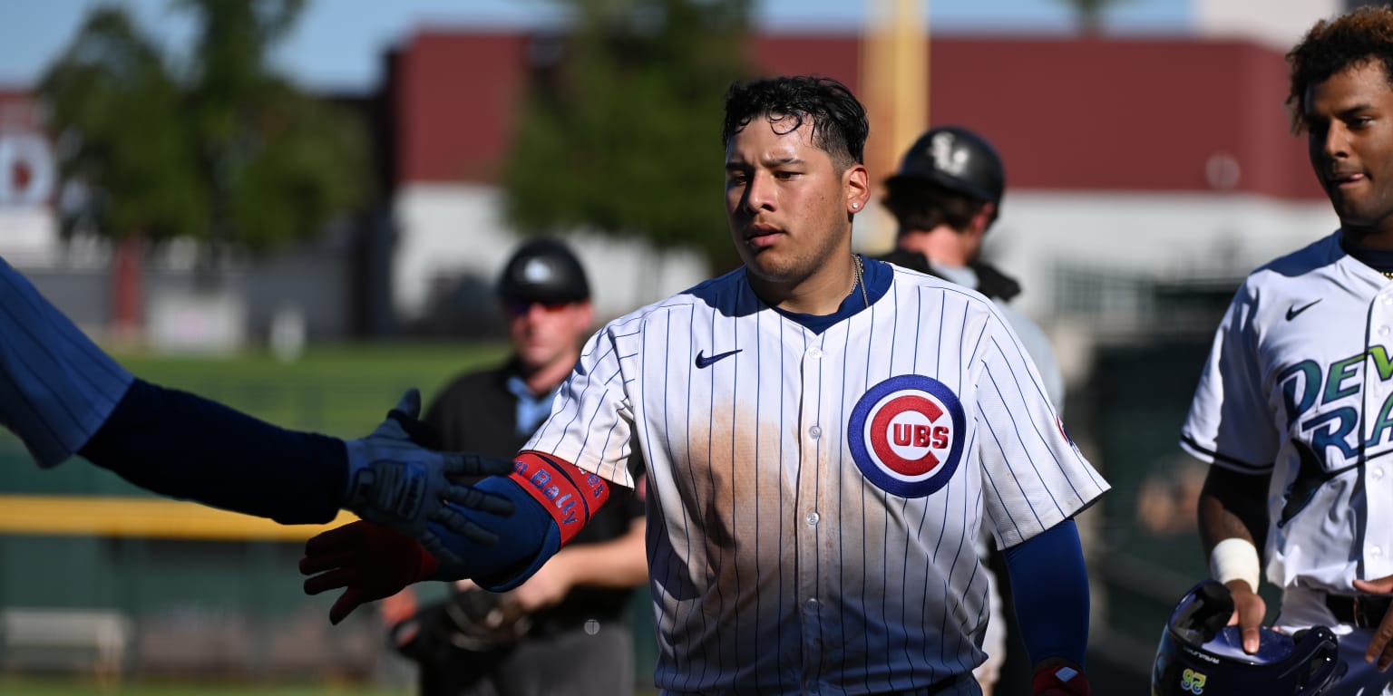 Cubs prospect Moises Ballesteros flexing consistently in Fall League ...