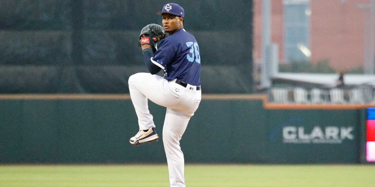Hooks Pitch Gem to Top Hounds | MiLB.com