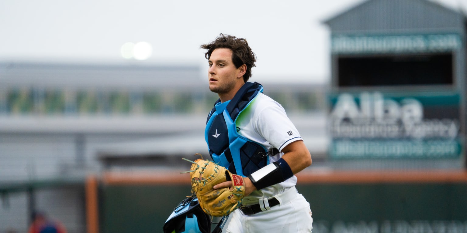 Stubbs Homers Twice as Hooks Take Series Lead | MiLB.com