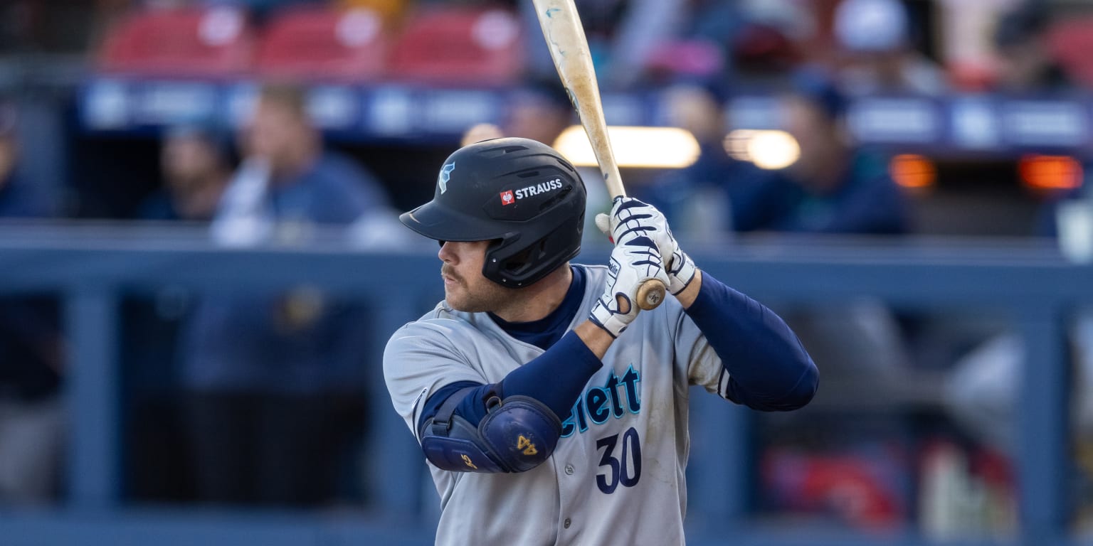 Ellis Drives in Three, Sox Take Final Two Games of Series