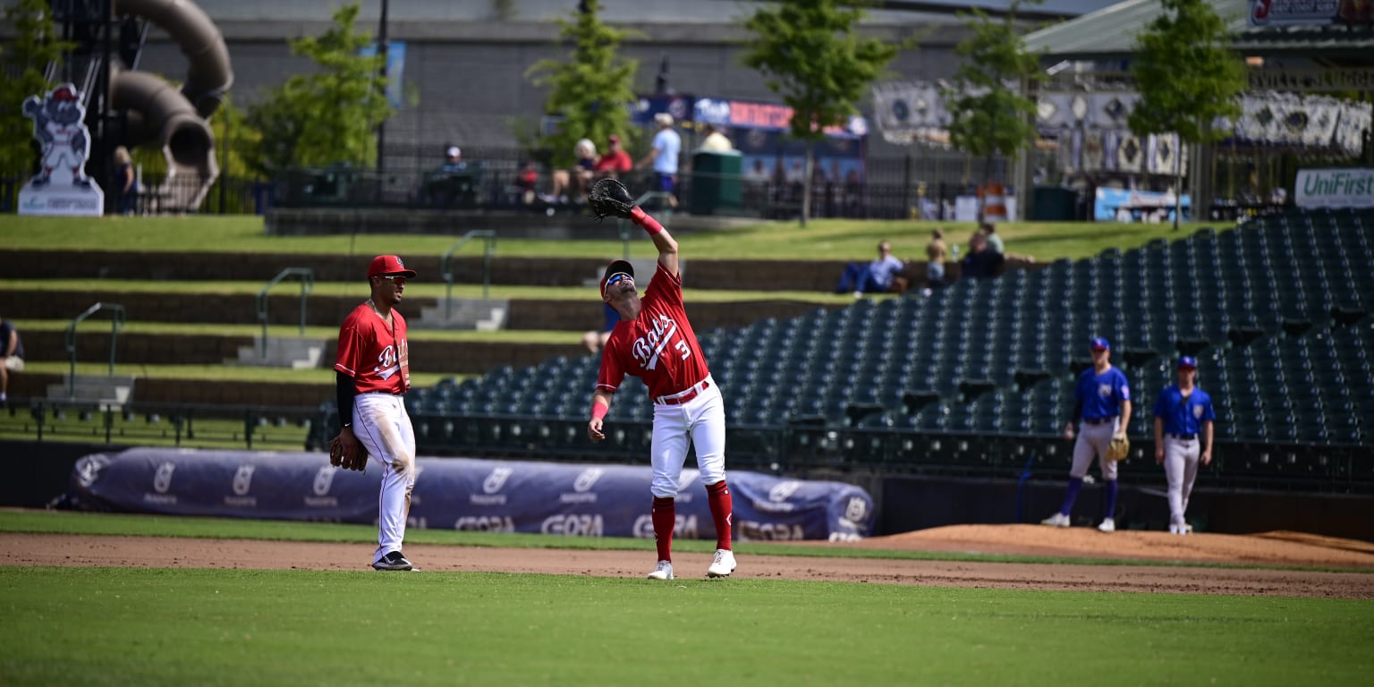 Louisville Can't Keep Up with Iowa, Fall 11-7 | MiLB.com