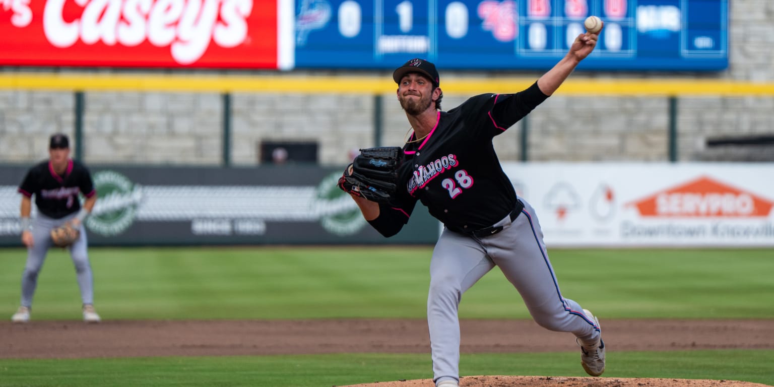 White Fans 14 in Historic Performance for Blue Wahoos | Blue Wahoos