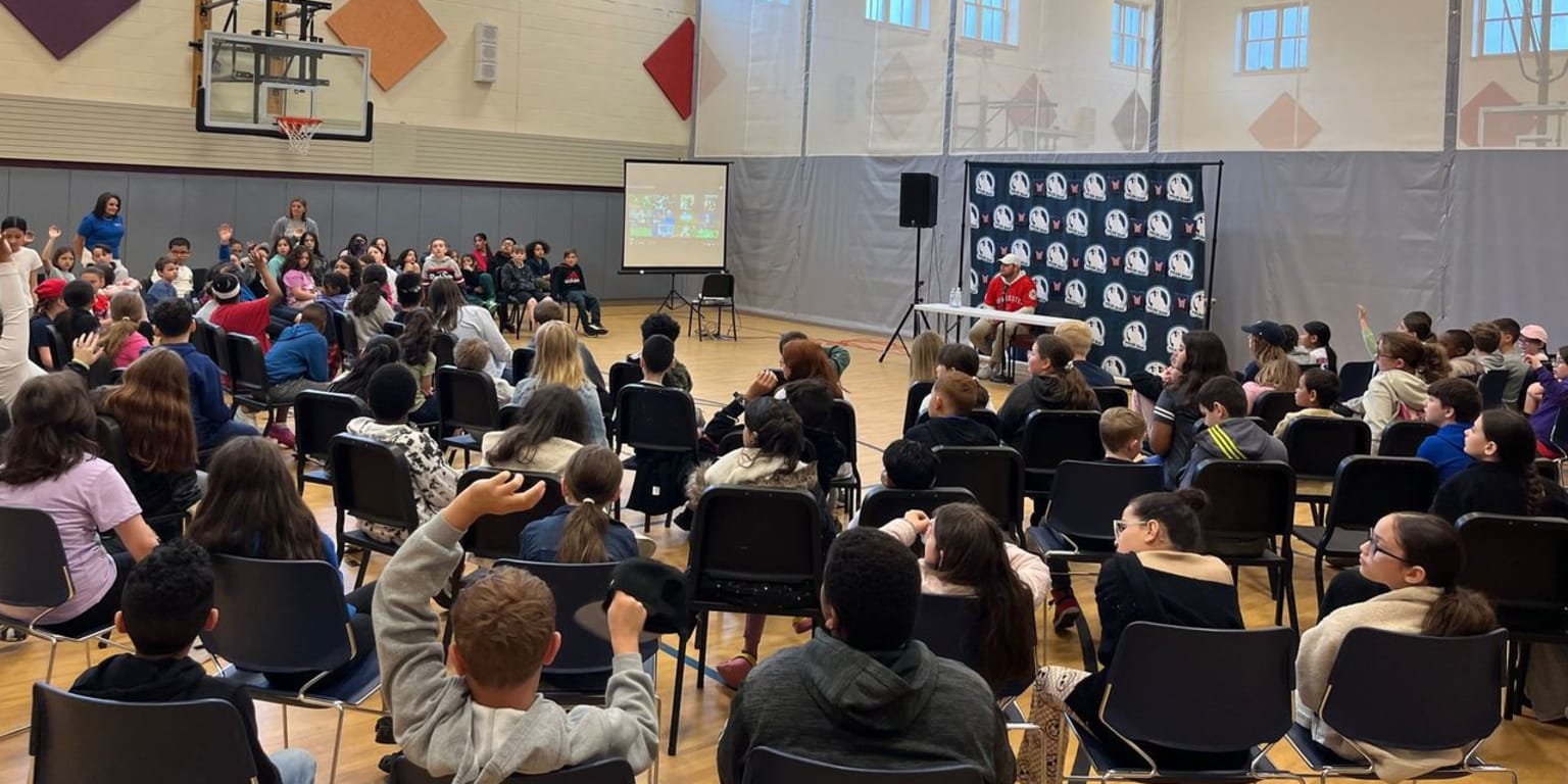 WooSox first baseman Niko Kavadas Park Avenue Elementary School press ...