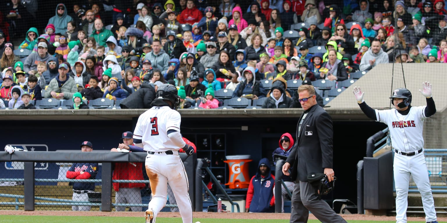 Hard-hitting Hens get the 8-3 win over the Indians | MiLB.com