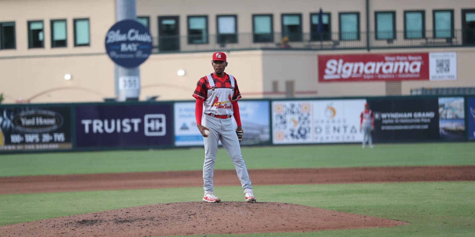 Cardinals Drop Saturday Night Contest 6-2 to Threshers | MiLB.com