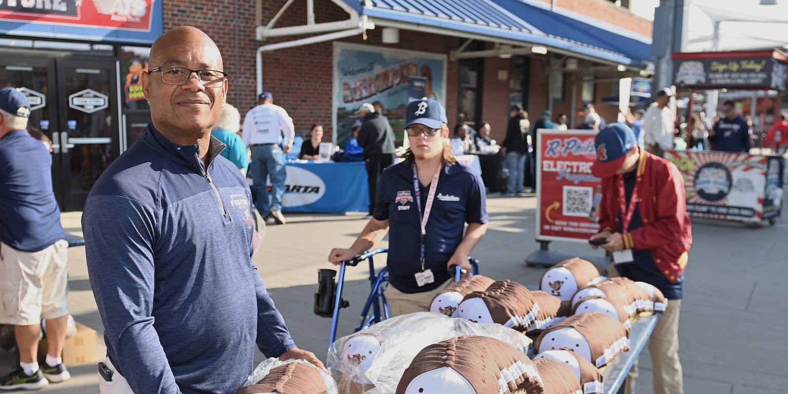 Mike Robinson Re-Joining Fightin Phils Front Office as Director of ...