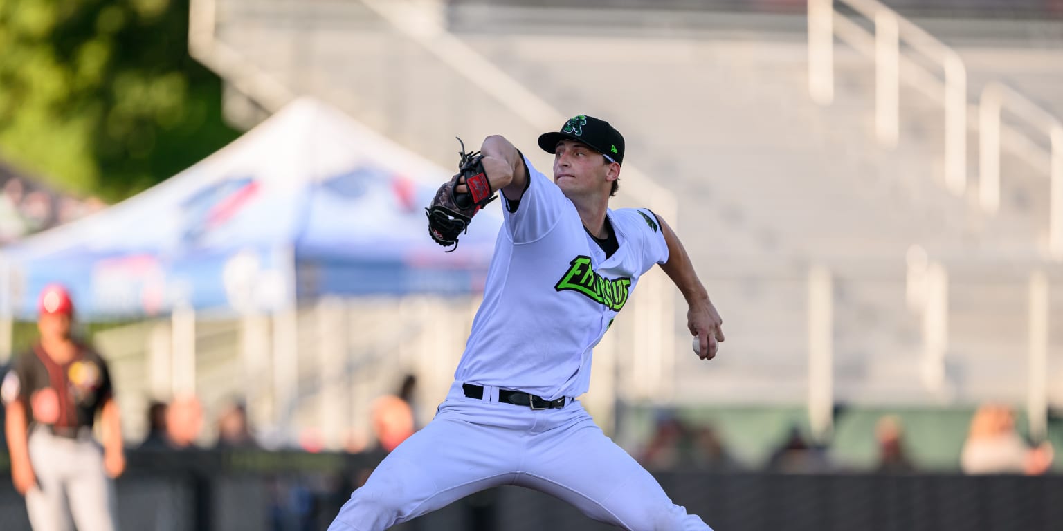Joe Whitman strong again as Emeralds even series | MiLB.com