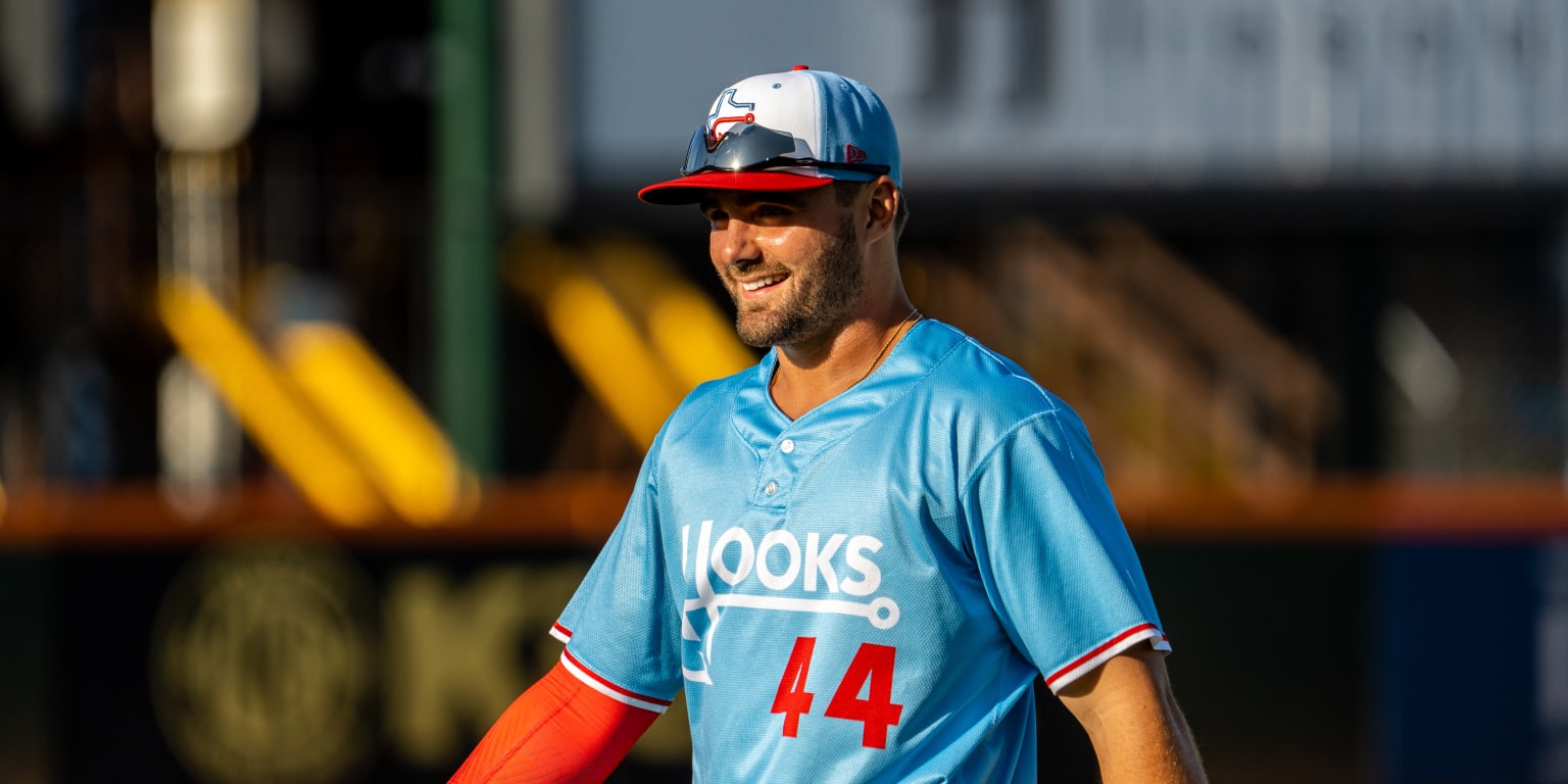 Hooks Slay Six-Run Deficit, Win in 10 | MiLB.com