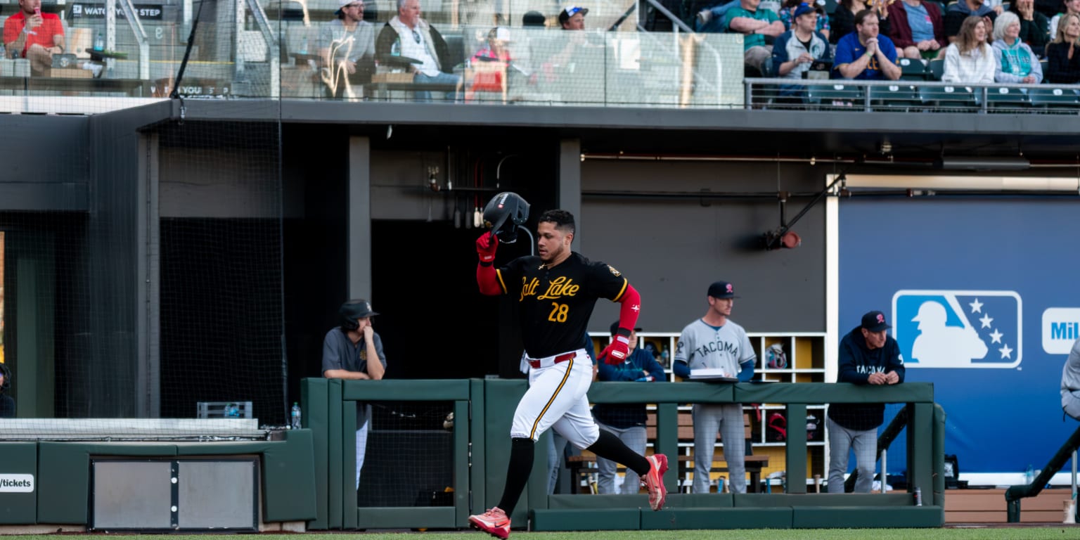 Bees’ Complete Effort Secures Sunday Win in Texas