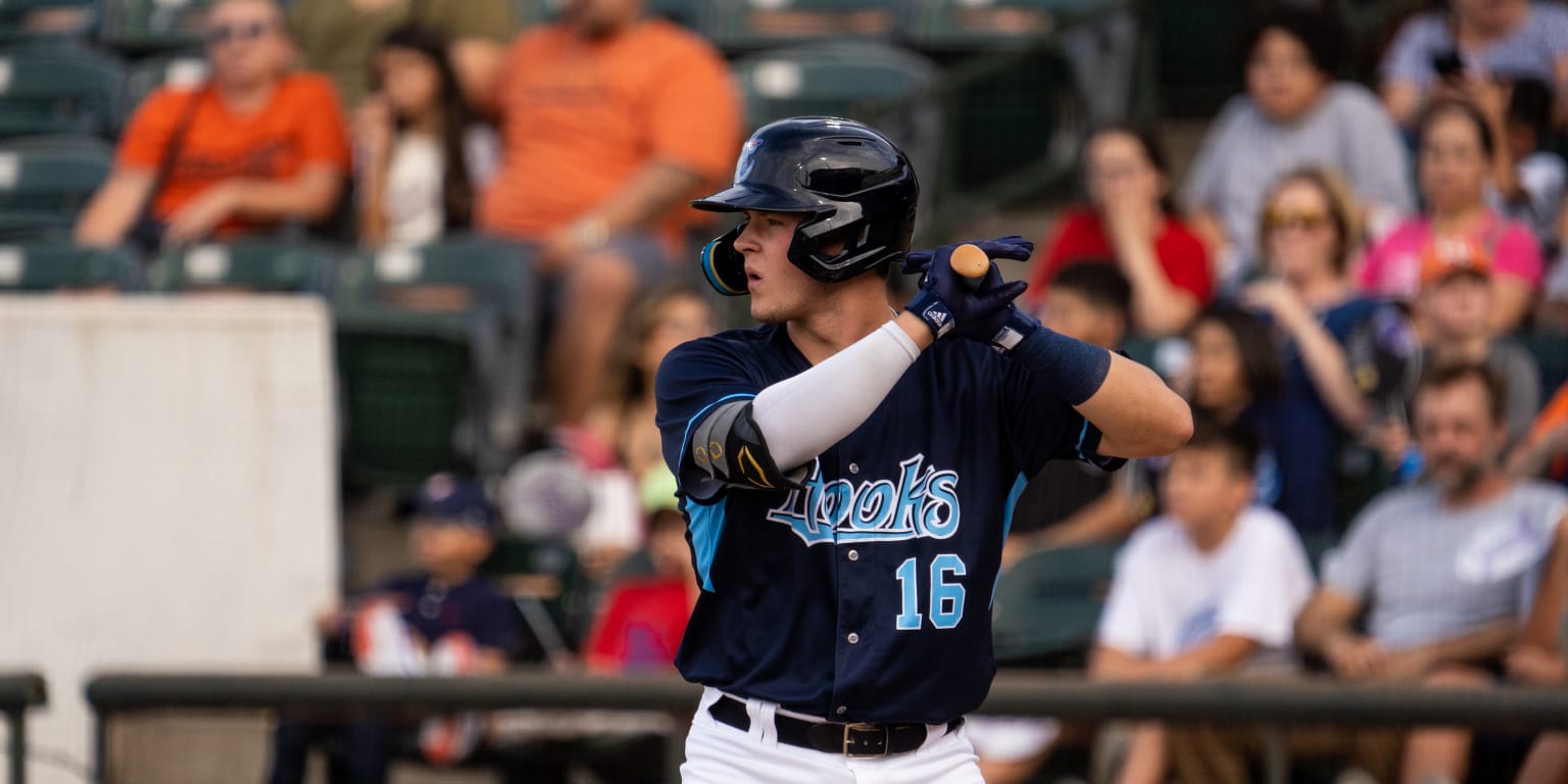 Hooks Hammer Three Home Runs in Friday Night Win | MiLB.com