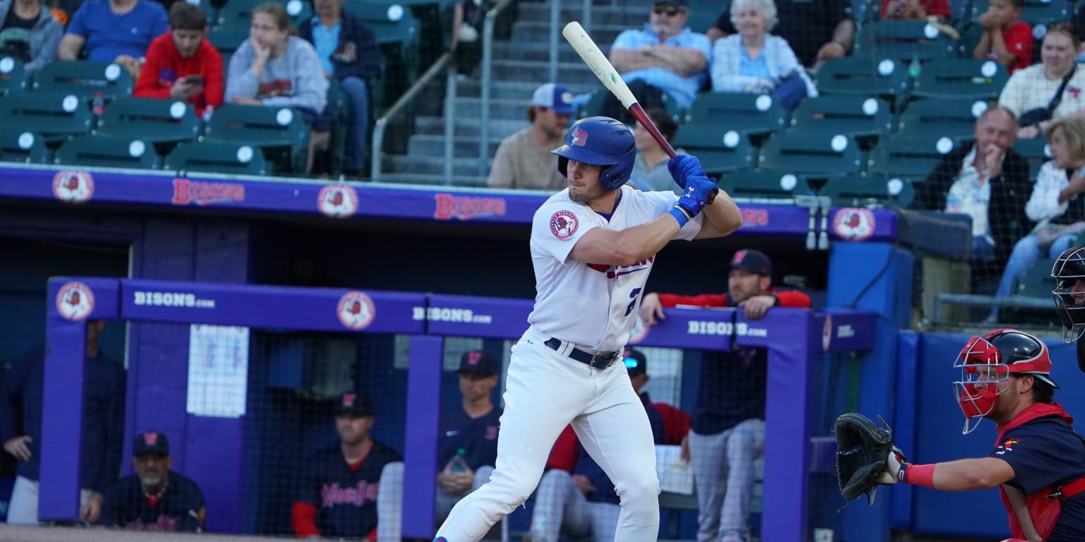 Bisons on wrong end of back and forth affair with Omaha | MiLB.com