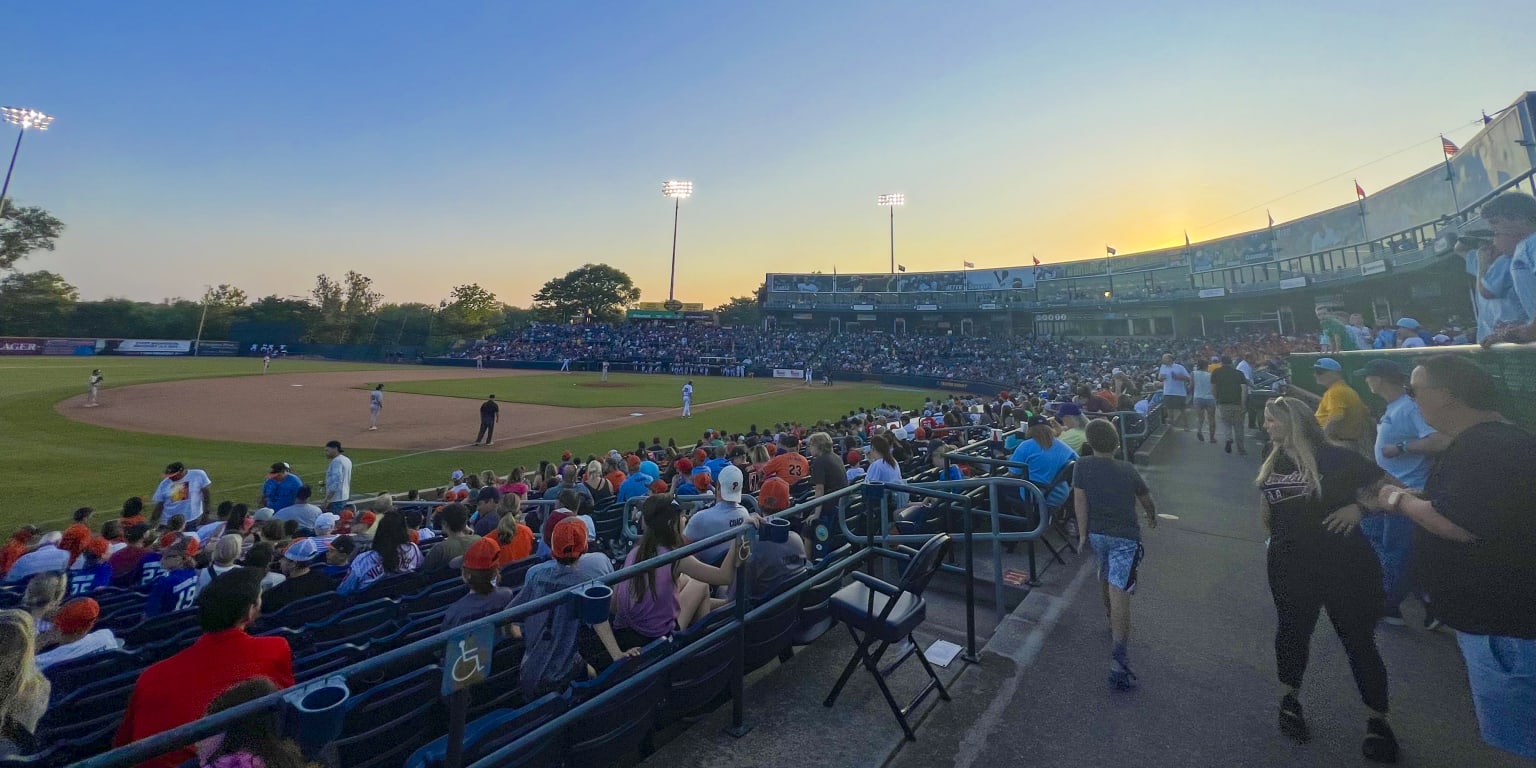 Thunder Kick Off 30th Season with A Win | MiLB.com