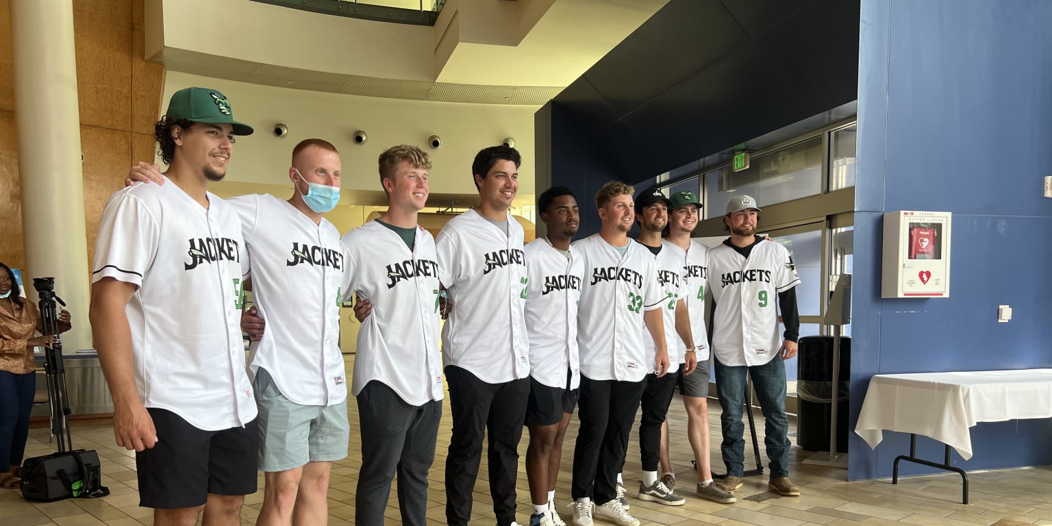 GreenJackets Players Visit Children’s Hospital Of Georgia | MiLB.com