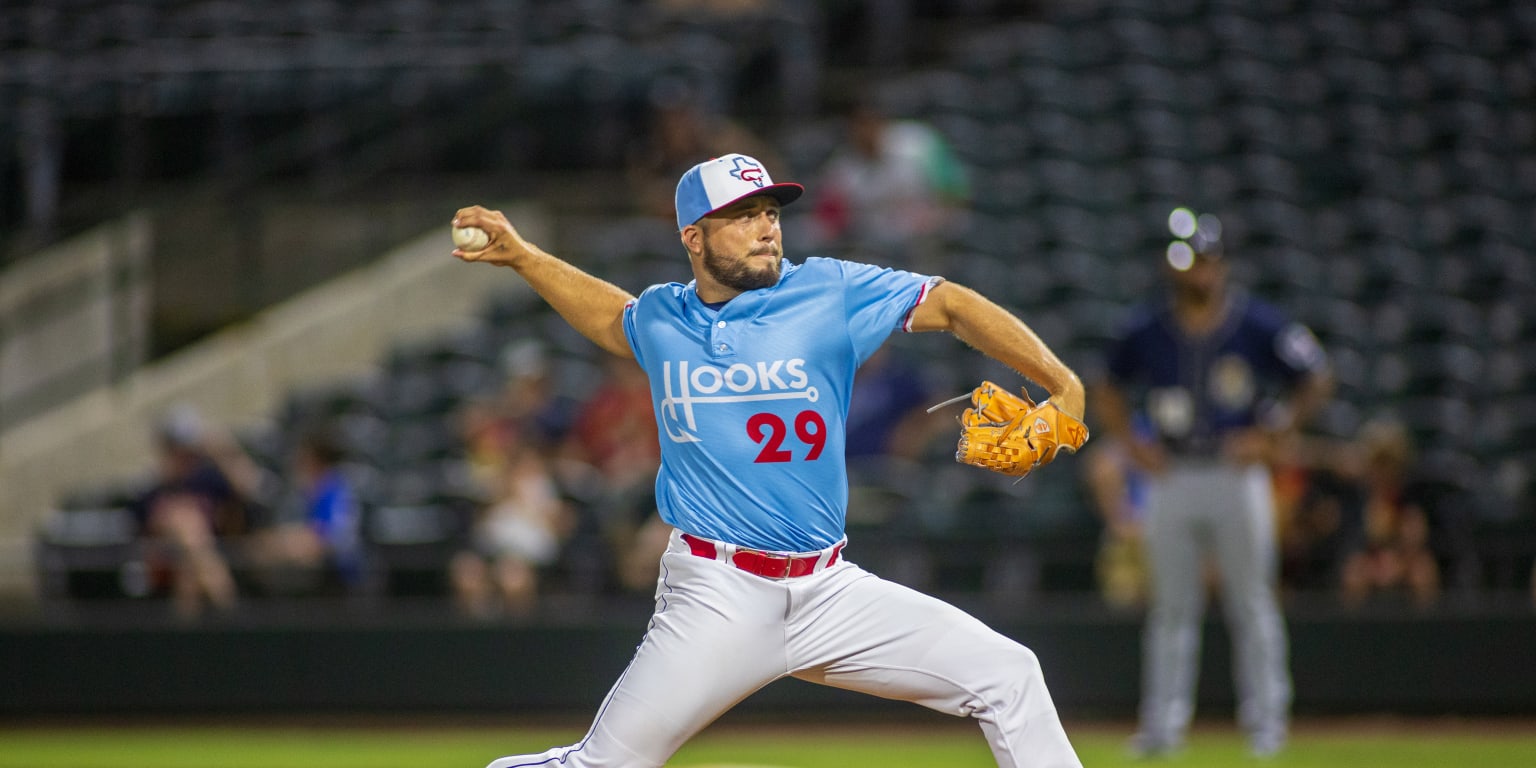 Saddled with Long Delay, Hooks Mount Win in Extras | MiLB.com