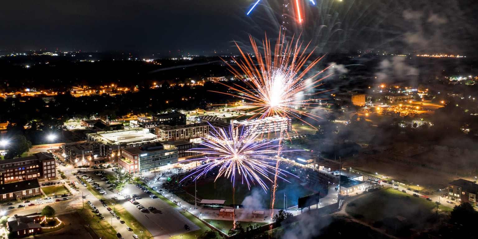 121824 Fireworks coming to Fireflies Holiday Lights | MiLB.com