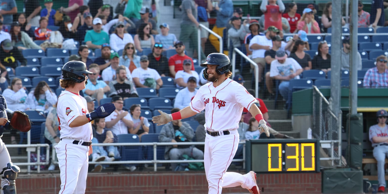 Sea Dogs blast four home runs in 10-5 win over Somerset | MiLB.com