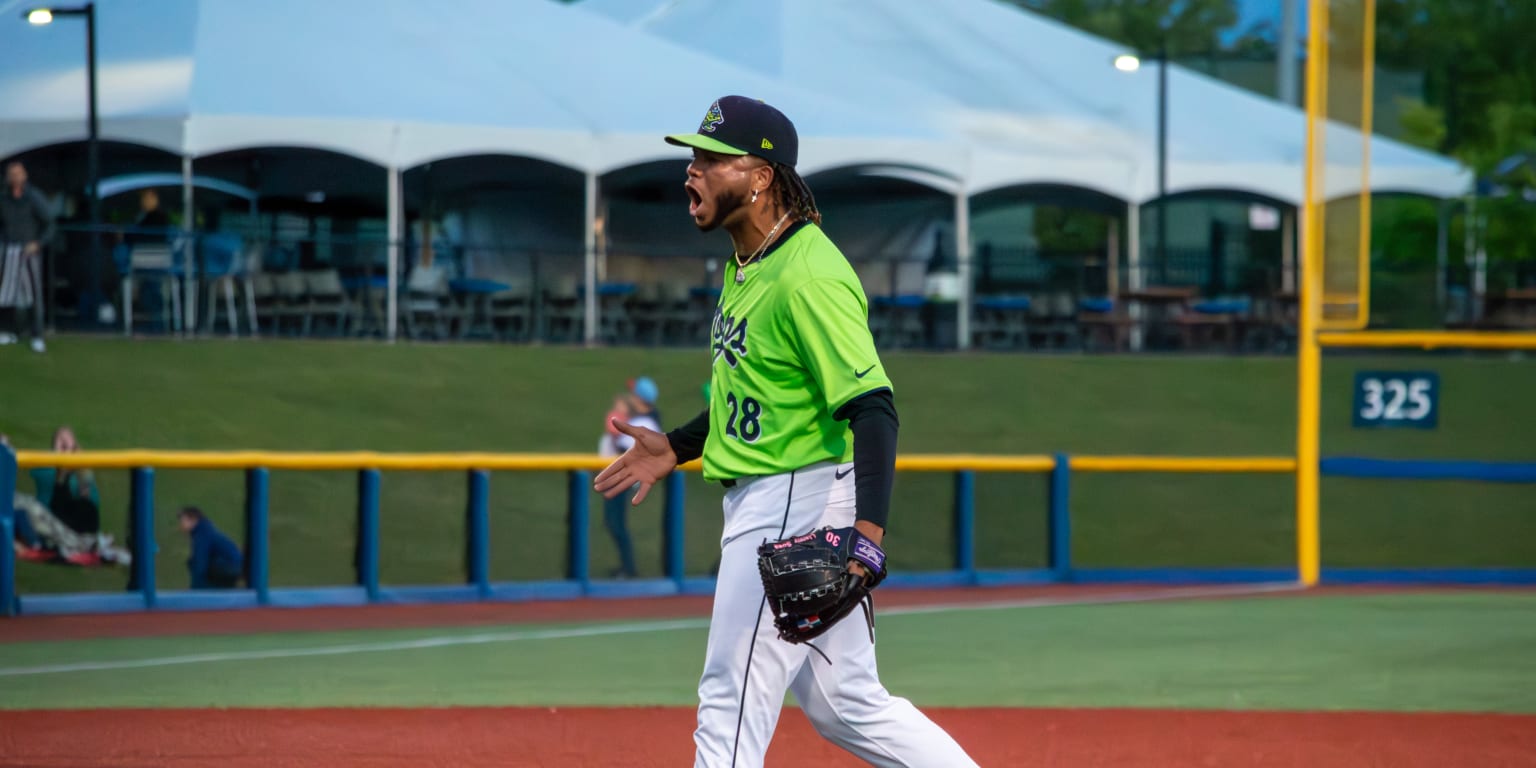 Hurley Homers in 3-2 Win | MiLB.com