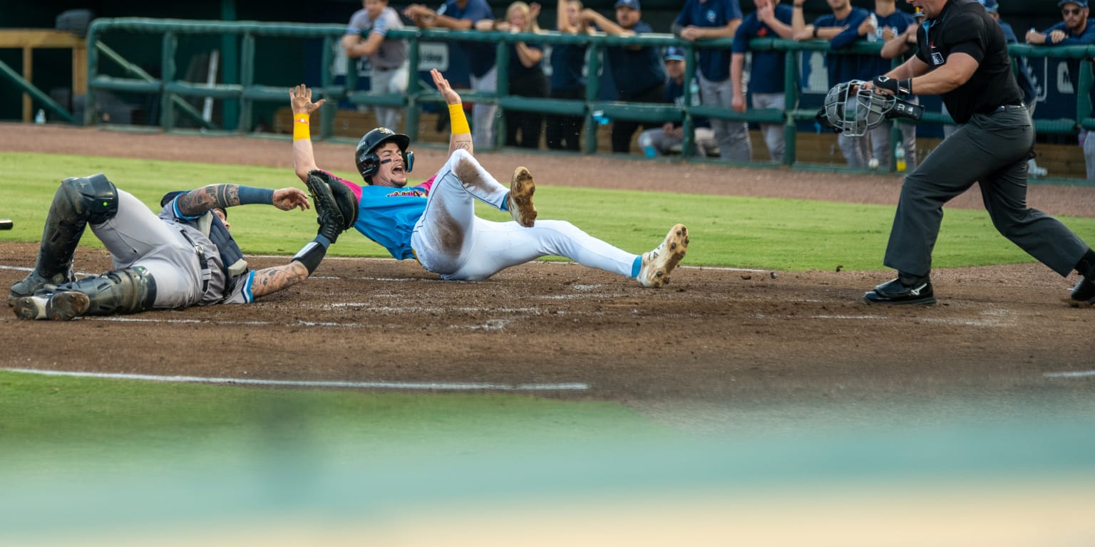 Early Runs Carry Flying Chanclas Over Hooks 3-2 | MiLB.com