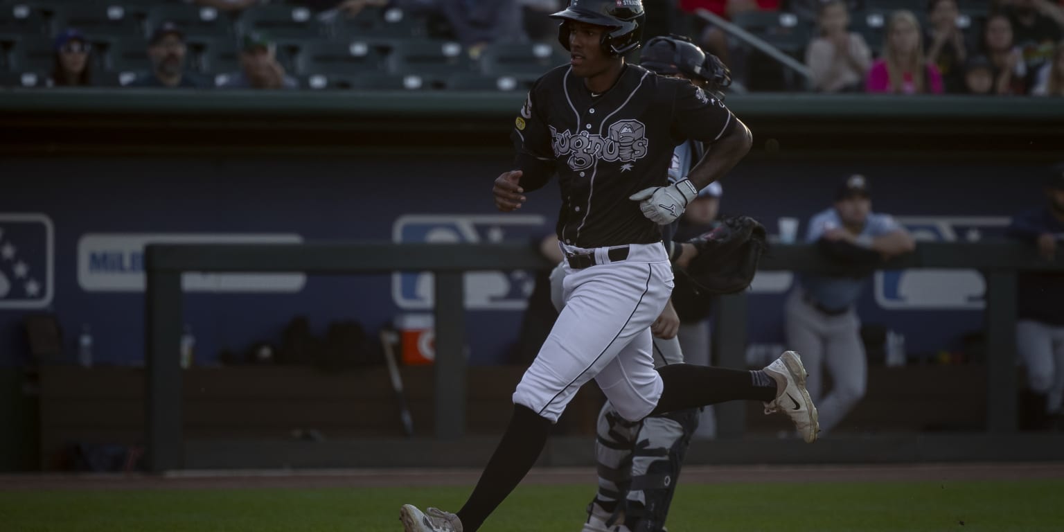 Pineda collects 5 of Nuts' 20 hits in 13-4 rout
