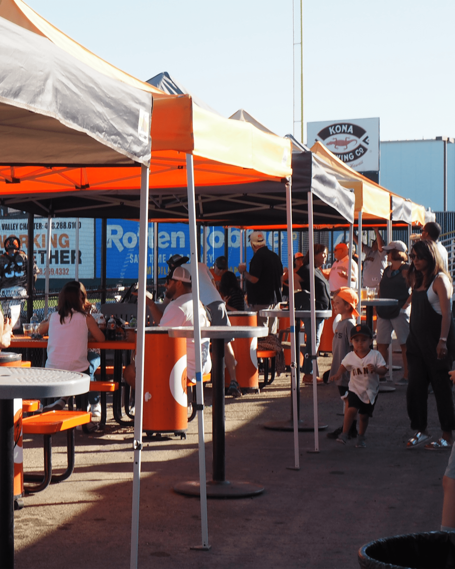 Gatorade Garden Picnic Tables | Giants