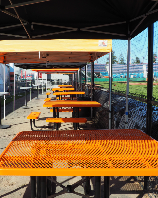 Right Field Picnic Tables | Giants