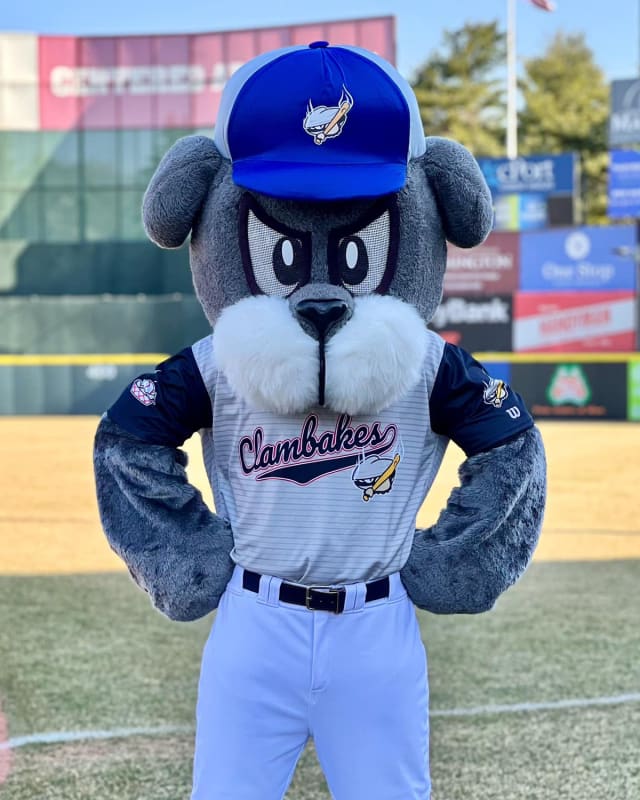 Maine Clambakes | Sea Dogs