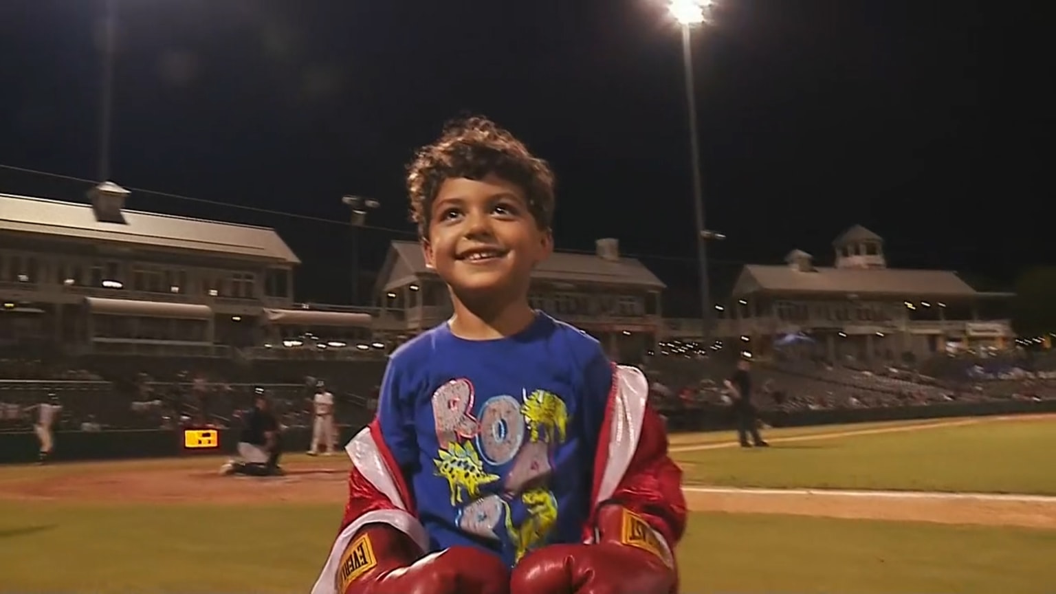 Fan beats mascot in boxing match | 07/21/2023 | MiLB.com