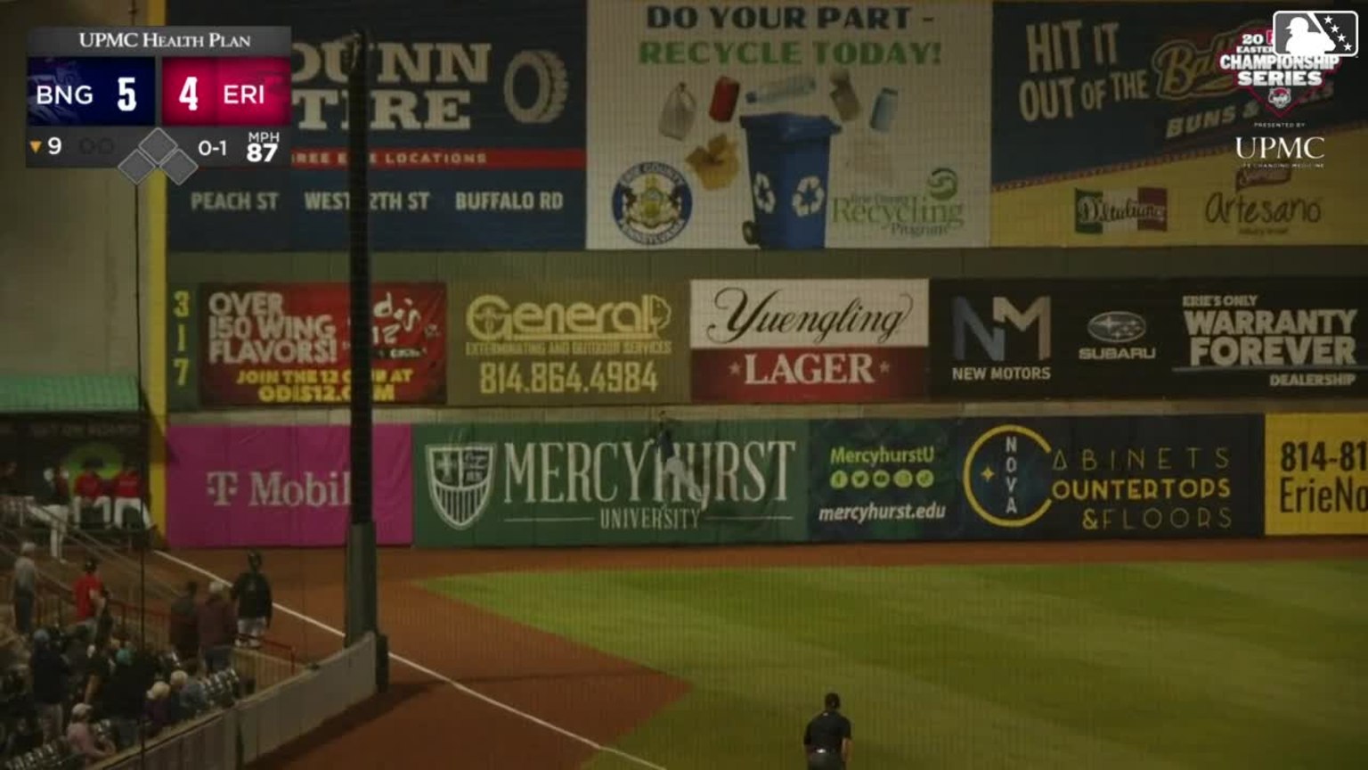 Nick Morabito's leaping catch at the wall | 09/24/2025 | Rumble Ponies