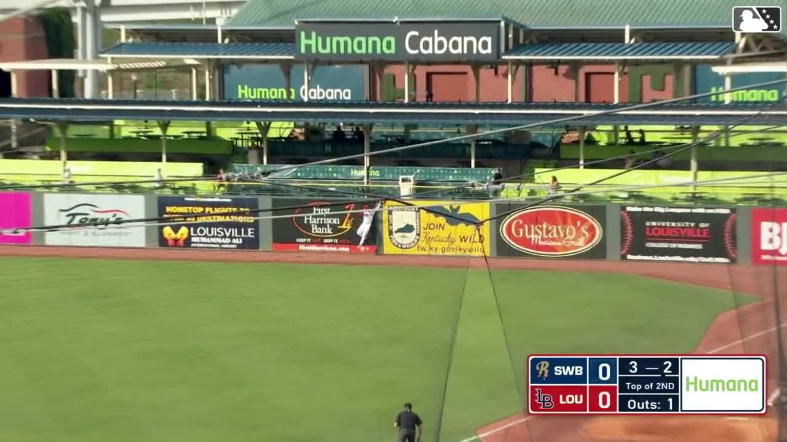 Rece Hinds' leaping catch at the wall | 06/17/2025 | Bats