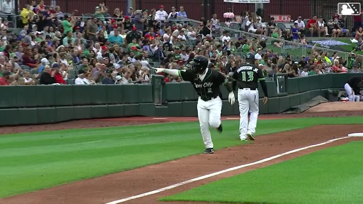 Hector Rodriguez's solo home run | 06/05/2024 | Dragons