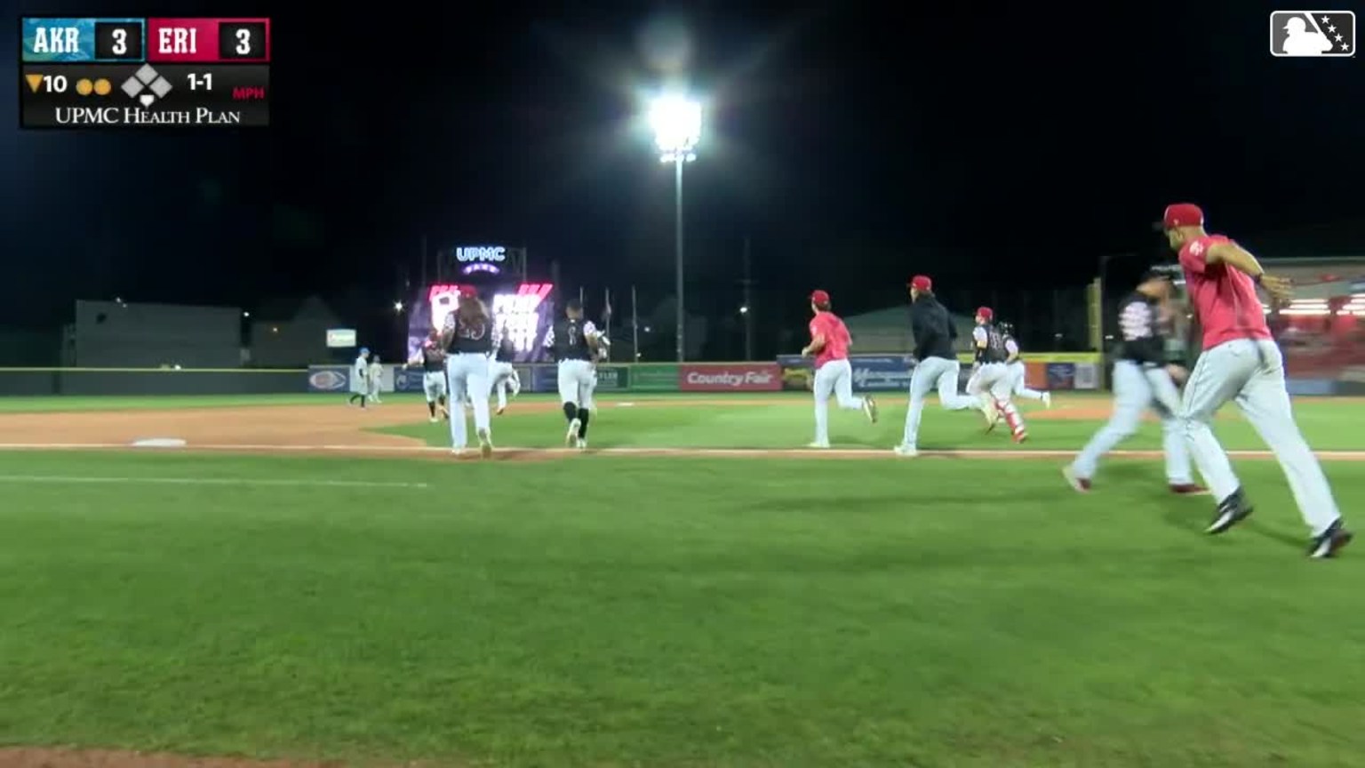 Gage Workman's walk-off single | 08/18/2024 | SeaWolves